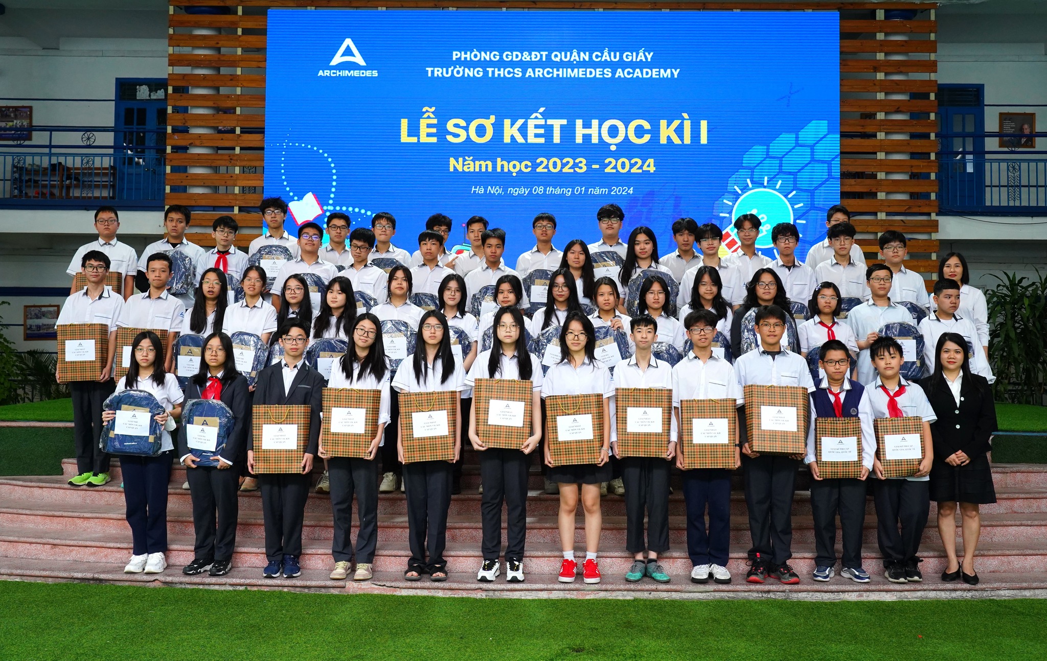 Thầy và trò Trường THCS Archimedes Academy tham gia chương trình Sơ kết Học kì I, năm học 2023 ...